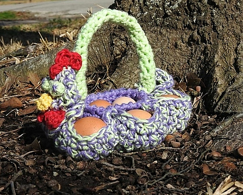 Ravelry: Chicken Egg Collecting Basket pattern by Charlotte Whaley