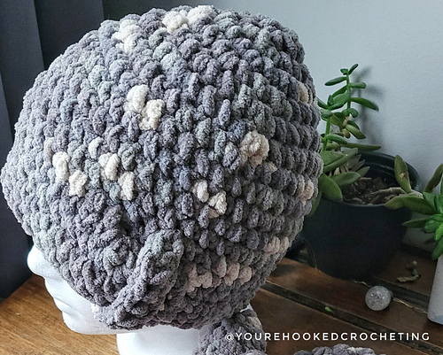 Ravelry: Buckle Up Beanie pattern by Charlotte Whaley