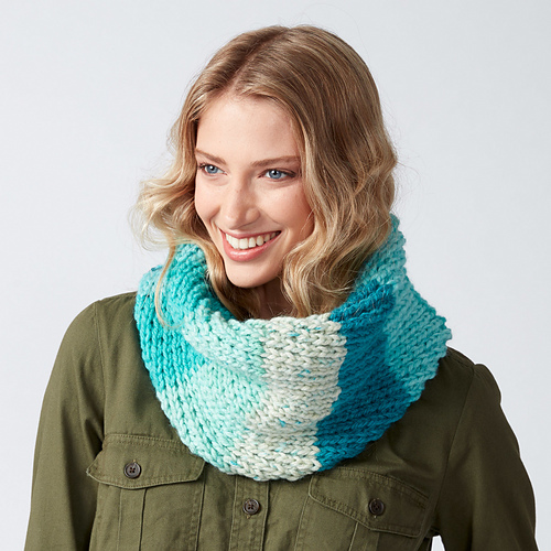Ravelry: Diagonal Stitch Cowl pattern by Yarnspirations Design Studio
