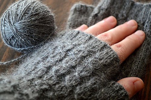 Ravelry: Evie pattern by Yarnthology