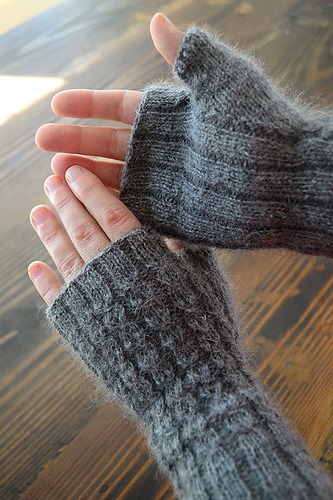 Ravelry: Evie pattern by Yarnthology