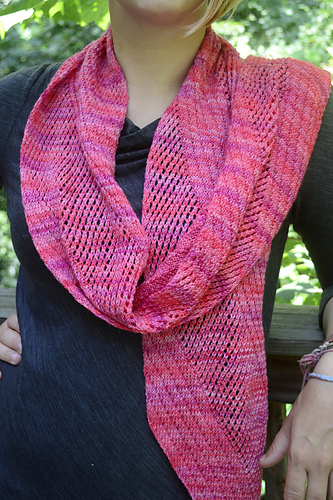 Ravelry: Fiona pattern by Yarnthology