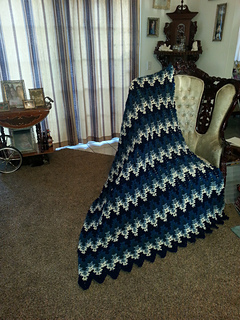Ravelry: Yarntivity's Nightshade Ripple Blanket