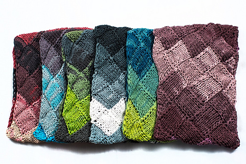 Ravelry: Lisey's Entrelac Cowl pattern by Heather Boos