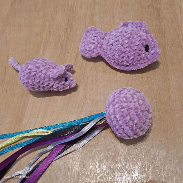 Ravelry: Cat toys pattern by Celine Yemiandco