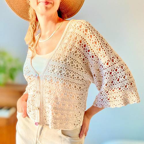 Ravelry: Magnolia Cardigan pattern by YippieYarnYay