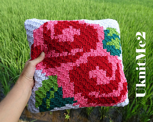 Ravelry: c2c Rose Rosebud Pillow pattern by U Knit Me 2