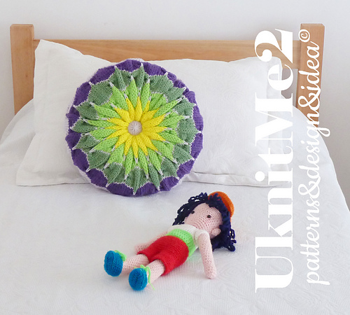 Ravelry: Round Pinwheel Pillow pattern by U Knit Me 2