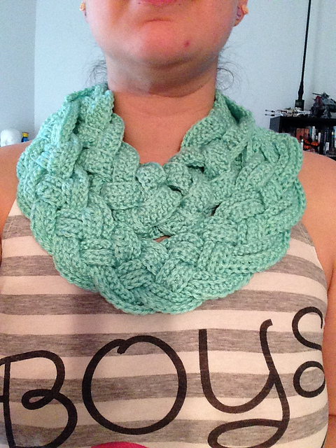 Ravelry: Yourlovealive's Sea glass cowl