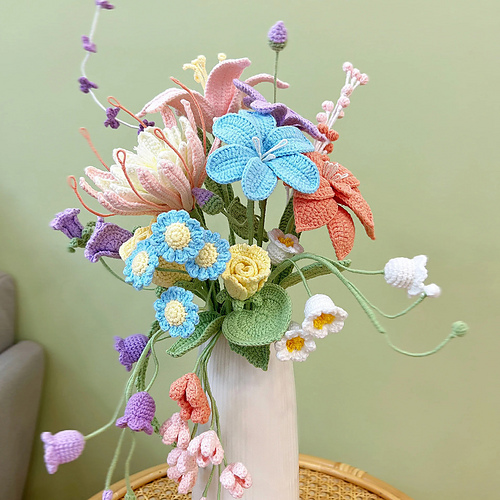 Ravelry: Epiphyllum Flower pattern by Yui Sun