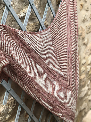 Ravelry: Châle Une Brioche Pour le Thé pattern by Même les anges tricotent