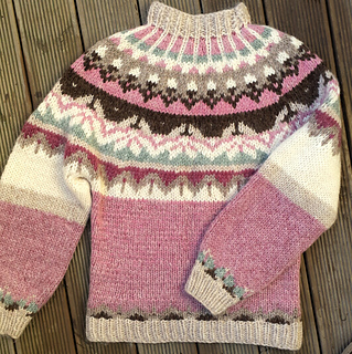 Ravelry: Ziburka's Icelandic Round Yoke sweater