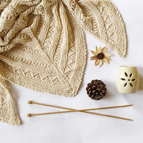 Ravelry: Ivory Shawl pattern by Jana Štorková