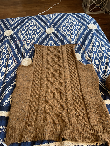 [FO] Finished my Dizen Sweater yesterday and I've never been more ...