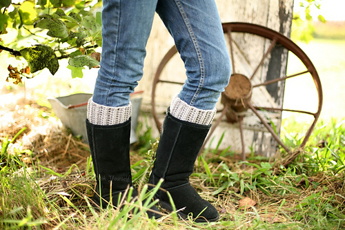 Ravelry: Ribbed Boot Cuffs pattern by Amanda Barile