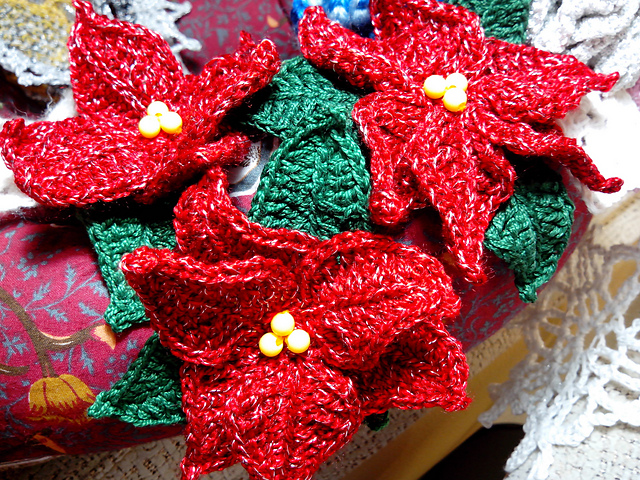 Ravelry: Poinsettia. Christmas flower pattern by Celia