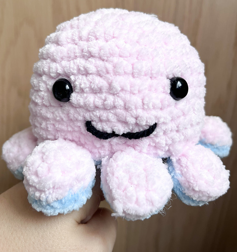 Ravelry: Reversible Octopus pattern by Abigail Sui