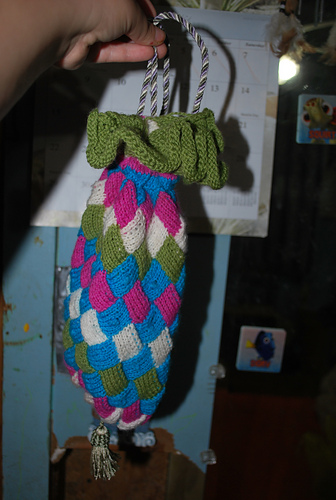 Ravelry: Entrelac Reticule With Bobble Trim pattern by Annie Modesitt