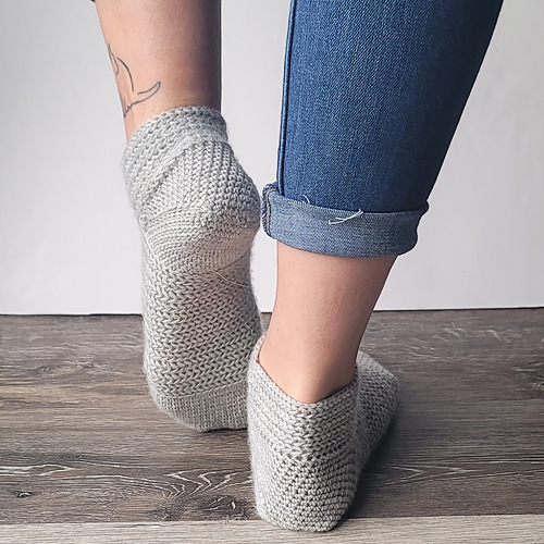 Ravelry: Fishbone crochet ankle socks pattern by ACCROchet