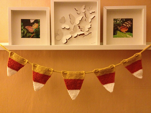 Ravelry: Candy Corn Bunting pattern by Adrienne Enriquez