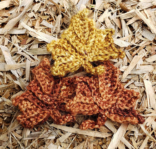 Ravelry: The Mini Maple Leaf pattern by Amy Drossner
