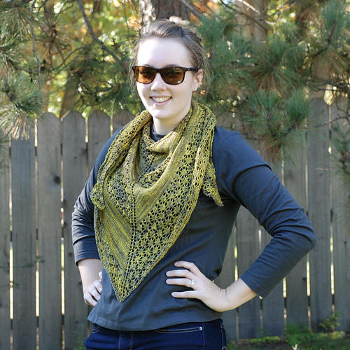 Ravelry: Hira Shawl pattern by Lys - Light Of The North