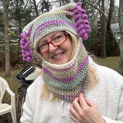 Ravelry: The Funky Hat pattern by Kris Stone