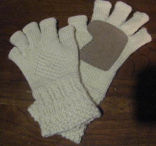 Ravelry: British Driving Gloves pattern by Anne Carroll Gilmour
