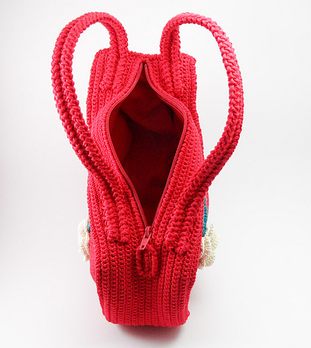 Ravelry: Teardrop Bag - with flat handles and rose pattern by Aimarro ...