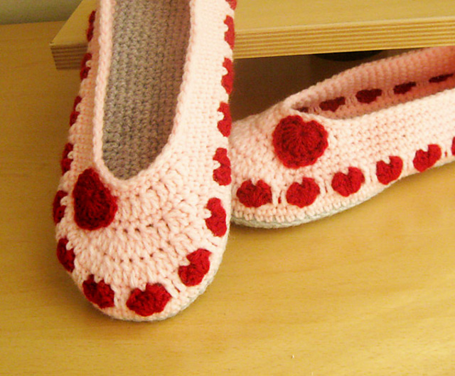 Ravelry: Valentine Slippers for women pattern by Aimarro Patterns