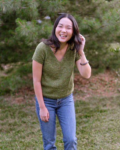 Ravelry: Slightly Sassy V pattern by Aimee Sher