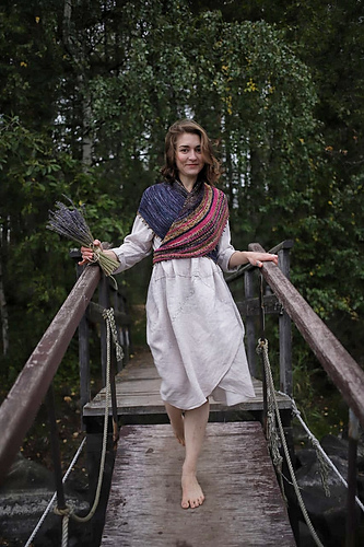 Ravelry: Outlander East Shawl pattern by Anna Muskatina