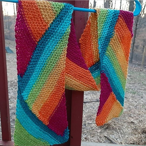 Ravelry: Angling for Compliments Scarf pattern by Amanda Newlin of Bean ...