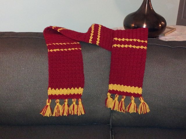 Ravelry: School Spirit Scarf pattern by Amy Kulesza