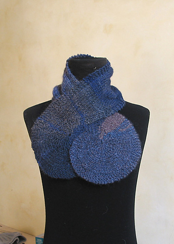 Ravelry: escargot scarf and hat pattern by alfa knits