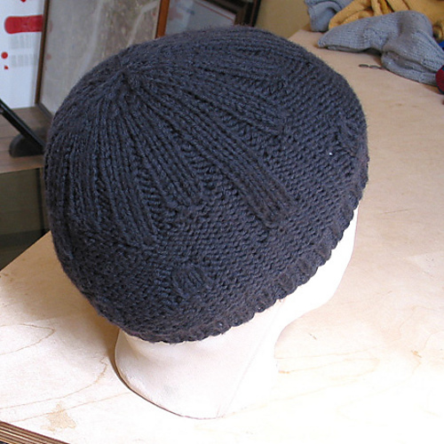 Ravelry: recto verso beanie pattern by alfa knits