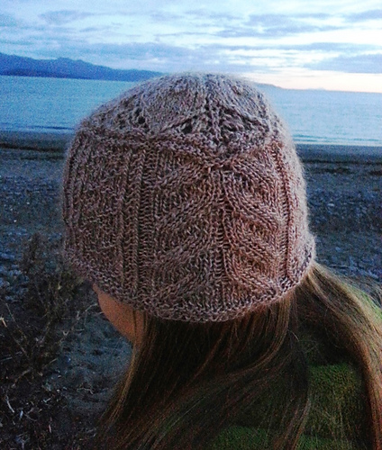Ravelry: Silver Birch Hat pattern by alaskagirlknits!