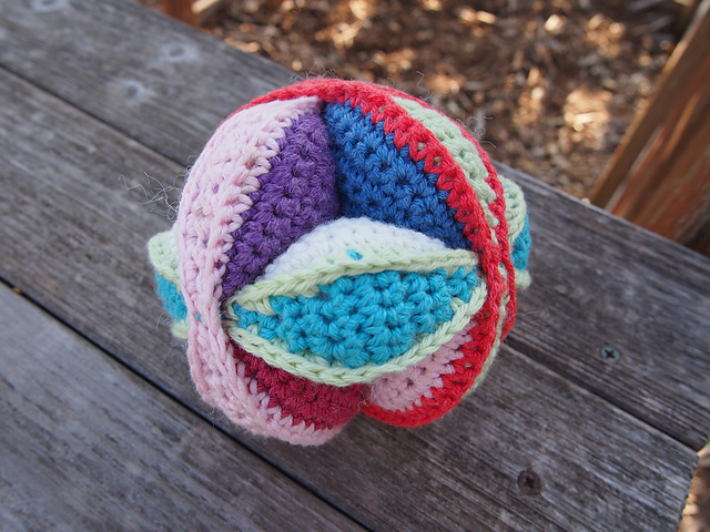 Ravelry: aletas' Amish Puzzle Ball Crochet Pattern