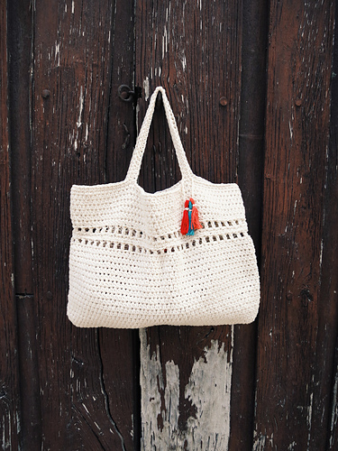 Ravelry: Day Tripper Bag pattern by Alexandra Tavel