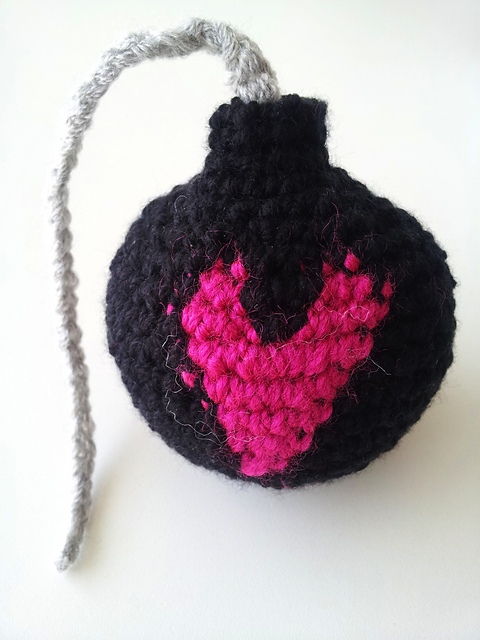 Ravelry: Bomba de amor / Love Bomb pattern by Laura Bañuelos