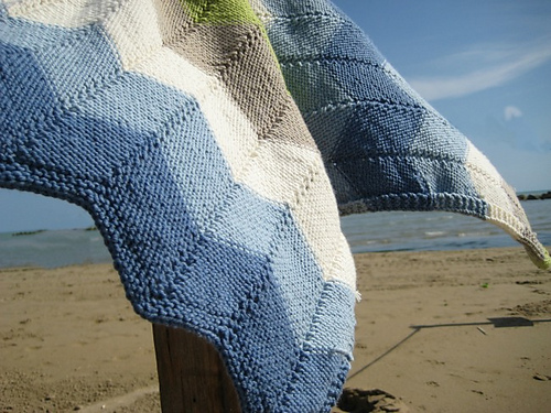 Ravelry: Copertina Onde del Mare pattern by Alice Tesser
