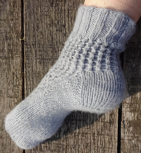 Ravelry: Wasp Nest Socks pattern by Alison Payne
