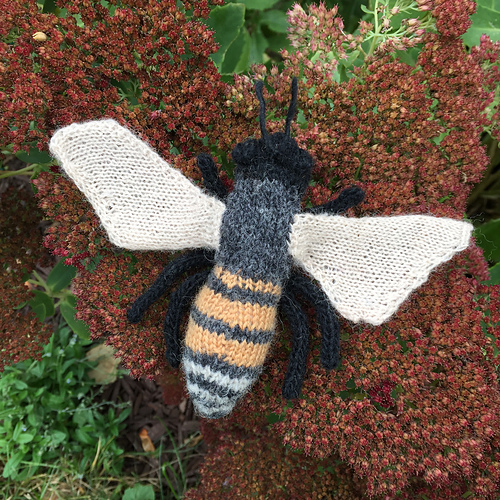 Ravelry: Queen Bee pattern by Sara Elizabeth Kellner
