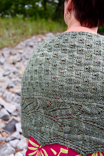 Ravelry: Tannin pattern by Donna Yacino