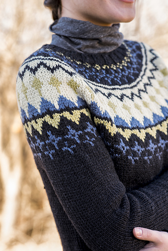 Ravelry: Jhumpa pattern by Amy Christoffers