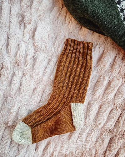 Ravelry: Long Weekend Socks pattern by Hayley Alexandra