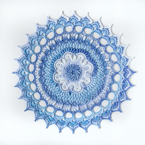 Ravelry: Lilla pattern by Zoya Matyushenko