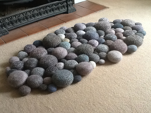 Ravelry: pebble rug pattern by Rockpool Candy