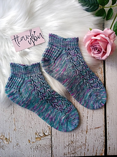 Ravelry: Alex Socks pattern by Oktávia Ákli