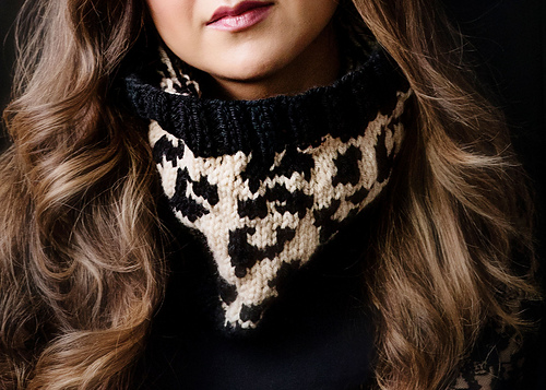 Ravelry: Leopard Print Cowl pattern by Leelee Knits